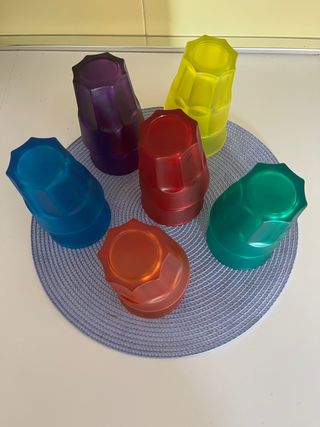 Bicchieri di vetro colorati