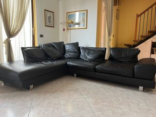 Ampio divano Dondi 5 posti pelle nera