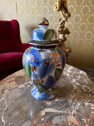 Coppia di vasi in ceramica