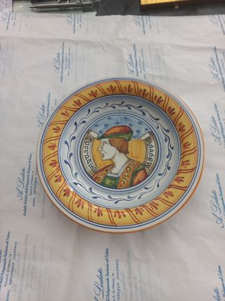 Piatto decorativo dipinto a mano