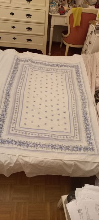 tovaglia come nuova ma ha un  buchetto