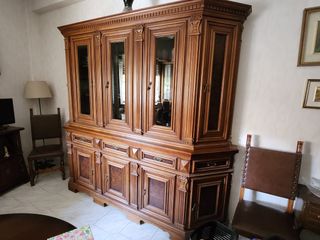 Mobile in noce con inserti in radica di noce