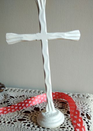 Crocifisso da appoggio in ferro battuto