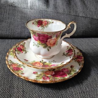 Trio caffè Royal Albert OCR