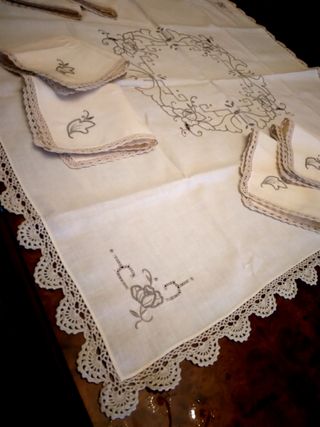 Tovaglia lino cotone ricamata pizzo un