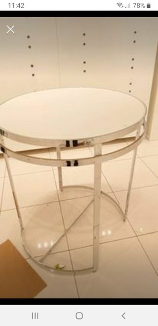 Tavolo per negozio con top nero