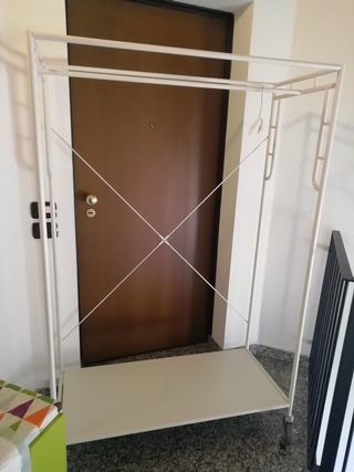 Appendiabiti su ruote