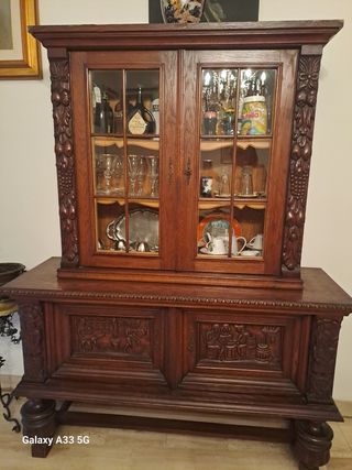 Credenza stile Rinascimento