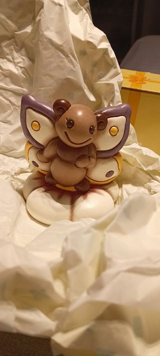 Bellissima farfalla  su Margherita thun