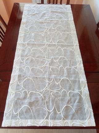 TENDA DA INTERNI BIANCA CON RICAMI