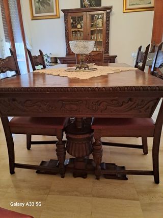 Tavolo grande con 6 sedie