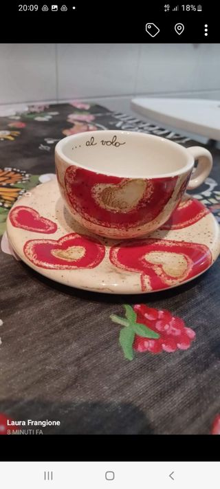 Tazze con piattini Thun