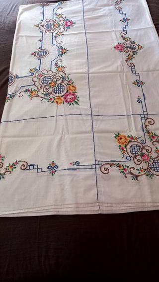 tivaglia antica da corredo ricamata a mano