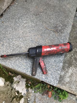 Pistola Hilti bicomponente