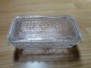 Contenitore con coperchio