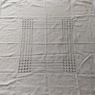 Tovaglietta ricamata a mano