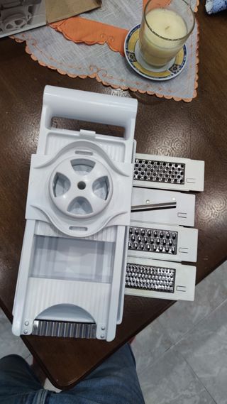 Affetta tutto in plastica