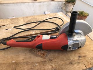 Smerigliatrice angolare Black and Decker KG2000