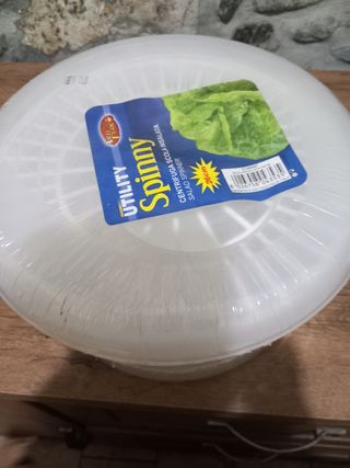 Centrifuga scola insalata