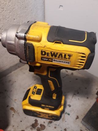 avvitatore ad impulsi dewalt brushless
