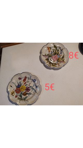 Piatto ondulato vintage decorazione floreale