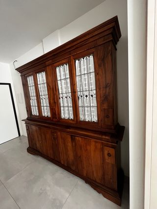 credenza tavolo e sedie