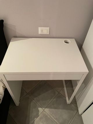 Scrivania Ikea MICKE