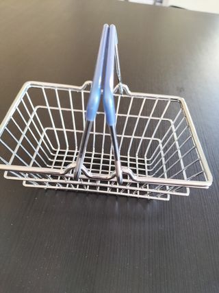 Svuotatasche a forma di mini cestino