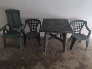 Tavolo sedie e sdraio