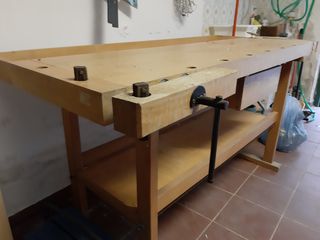 Banco da falegname con due morse