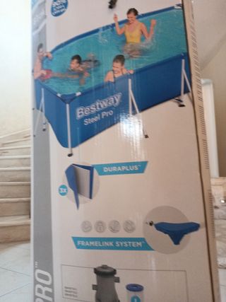 Piscina 4 metri completa di motore blu