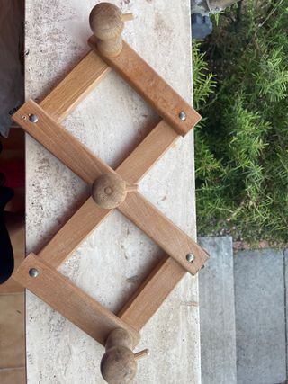 Appendi abiti in legno