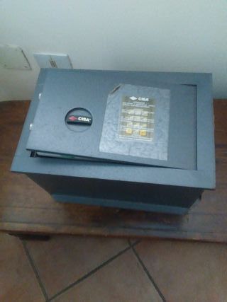 una cassaforte CISA