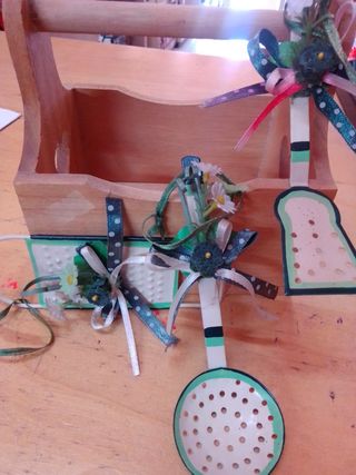 Scatolina di legno con accessori cucina