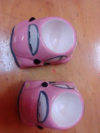 2 porta uova rosa a macchinina