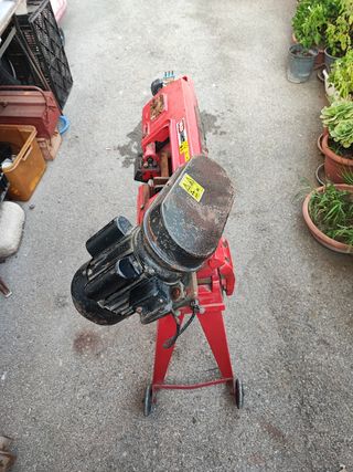 Taglia ferro a nastro