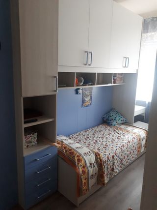 Mobile a ponte camera ragazzino