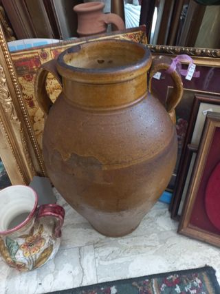 Capannone anfora antica