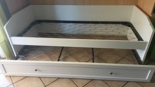 Letto singolo con secondo letto