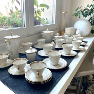 Servizio da tè in porcellana vintage