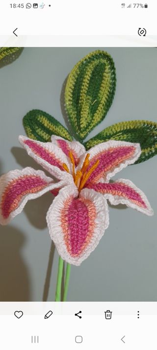 Fiori handemade lavorati a uncinetto