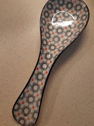 Poggiamestolo in porcellana