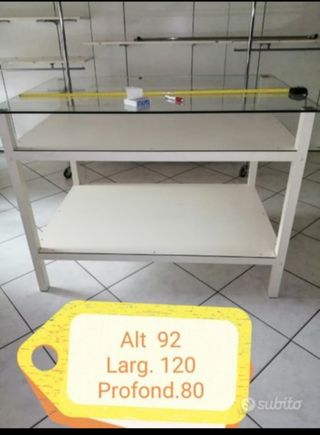 Tavolino per attività commerciale