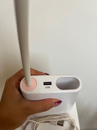 lampada da tavolo bianca