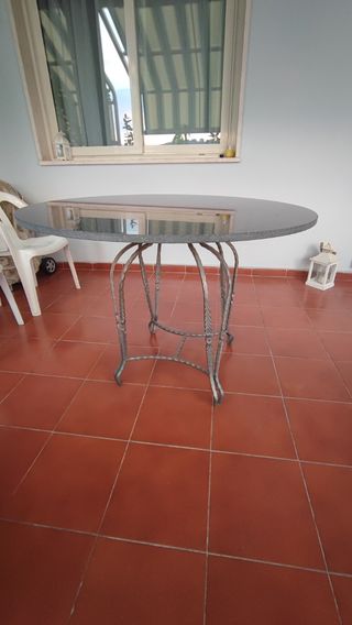 Tavolo in marmo nero