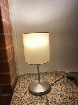 Lampada IKEA da comodino