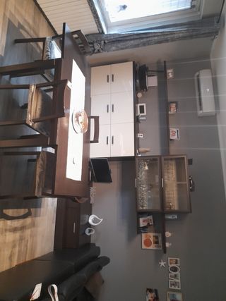 parete attrezzata completa di tavolo più 4 sedie