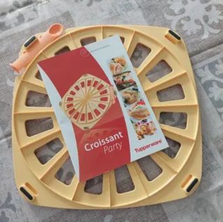 Croissant party Tupperware