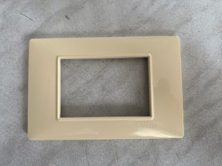 28 Placche Vimar Plana Crema 14653.04 - 3 moduli