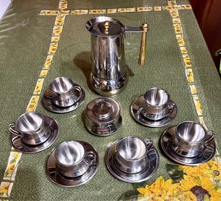 Servizio da caffe e caffettiera